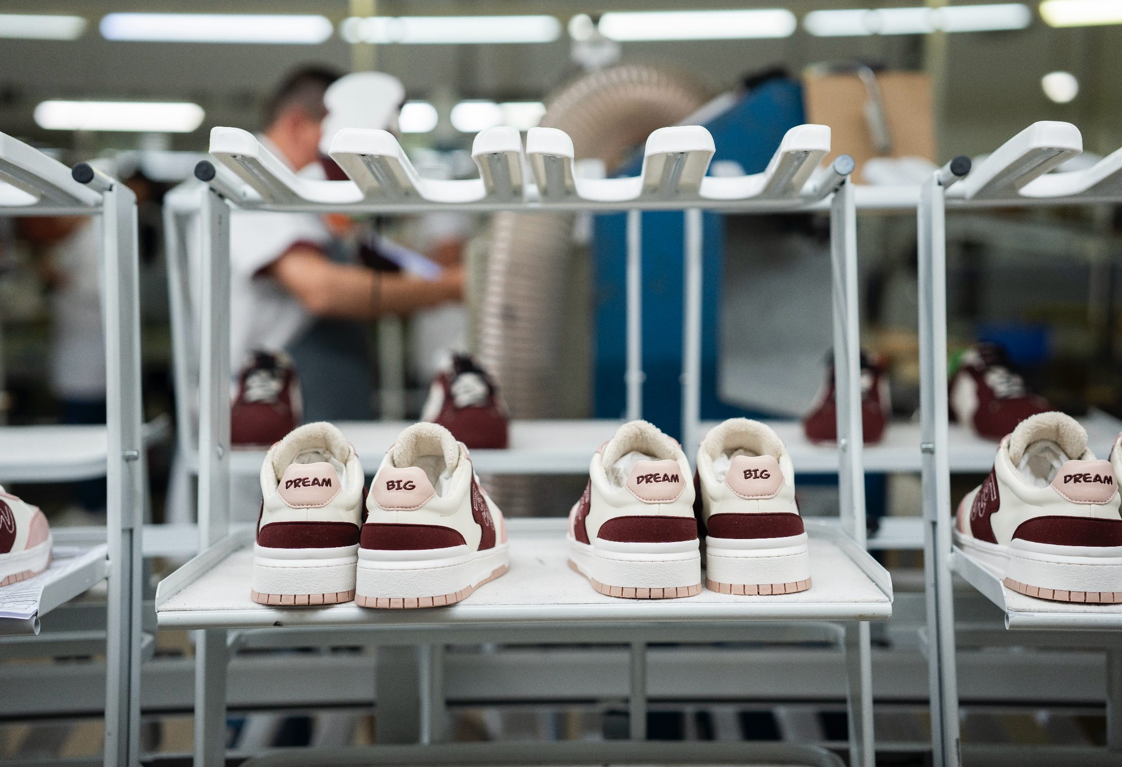 Mood Walk versus fast fashion: what if true luxury was time?